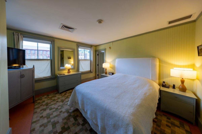 Boutique Hotel Rooms in North Adams | The Porches Inn